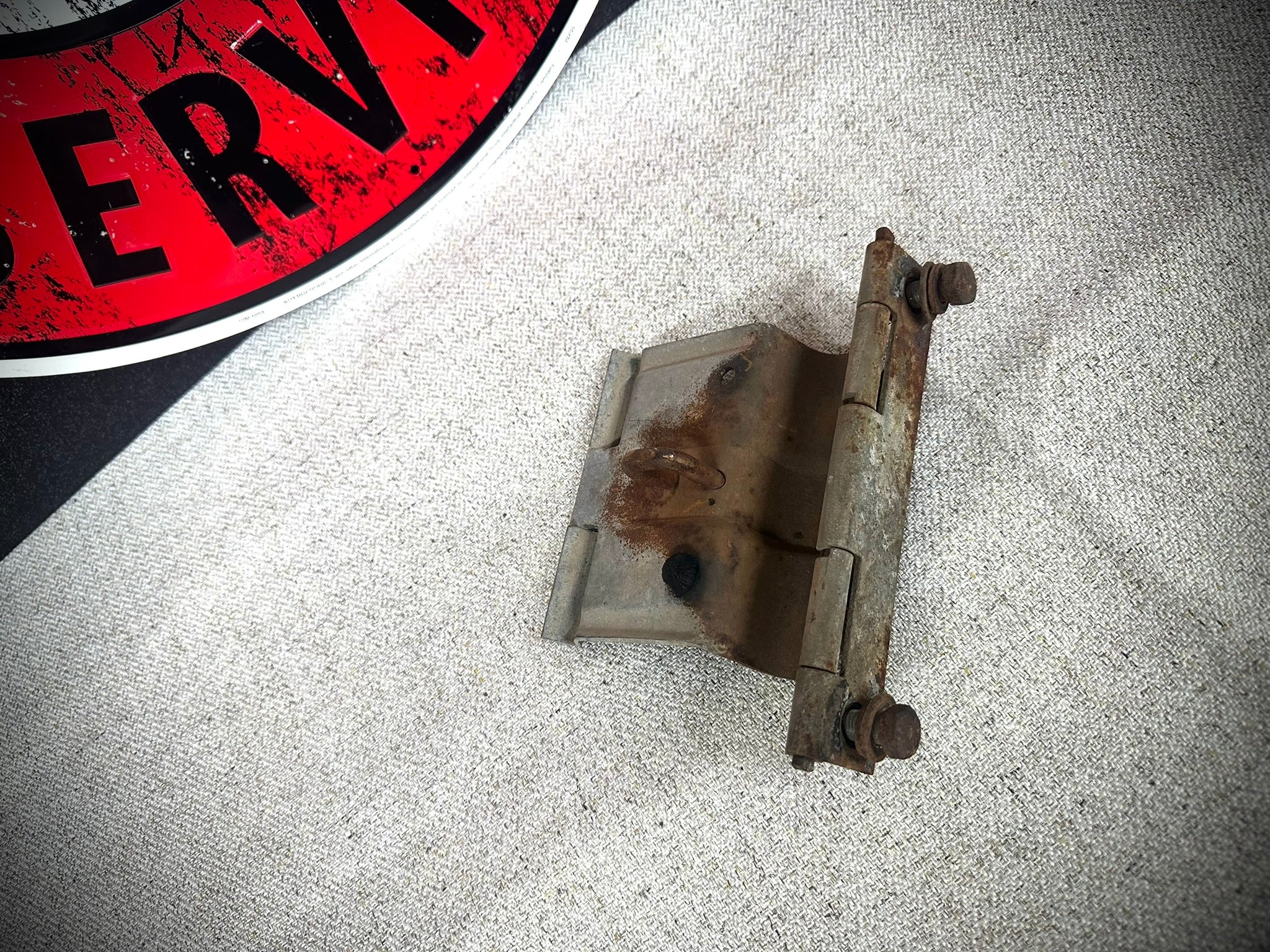 OEM IH R Series Fender Side Hood Latch - SFJJ2T0196 – T&M Classics and ...